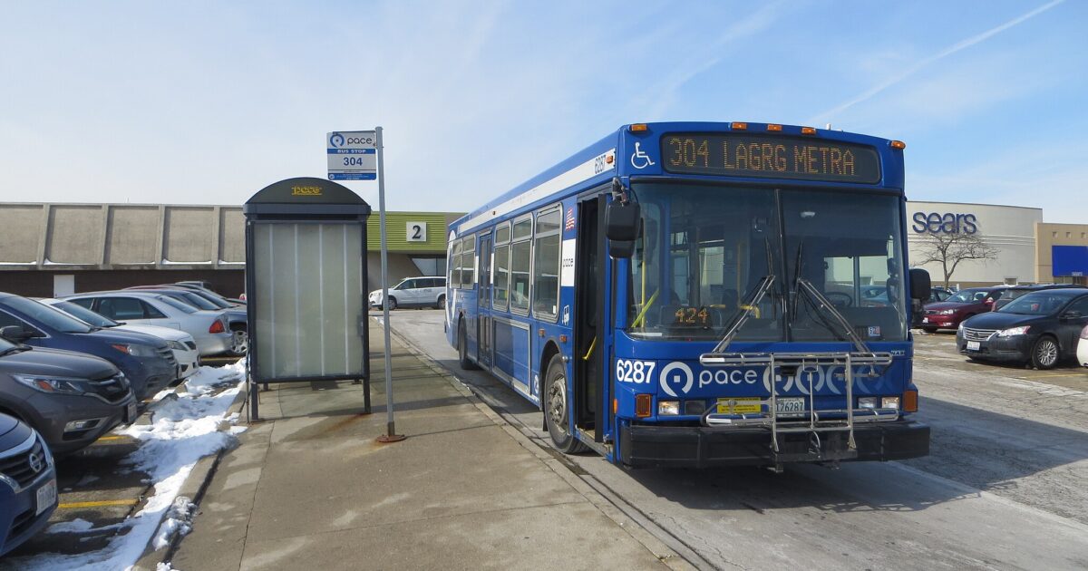 Illinois investing over $58 million in electric buses for Chicago area ...