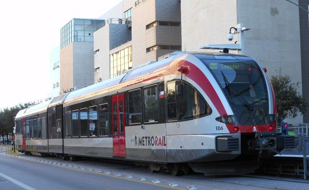 Feds deliver positive rating for Austin’s $7.1B light rail project ...